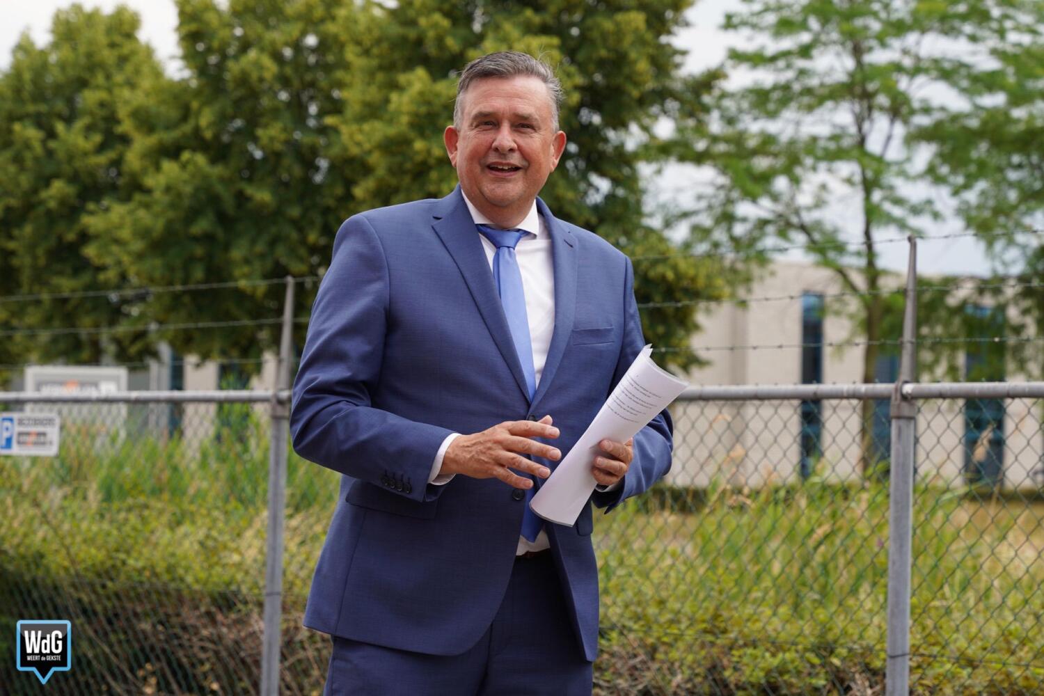 Koninklijk Wapen onthuld! - Verkoelen Dakspecialisten van Zuid Nederland Verkoelen ...