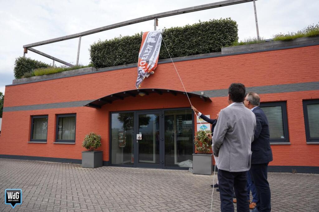 Koninklijk Wapen onthuld! - Verkoelen Dakspecialisten van Zuid Nederland Verkoelen ...